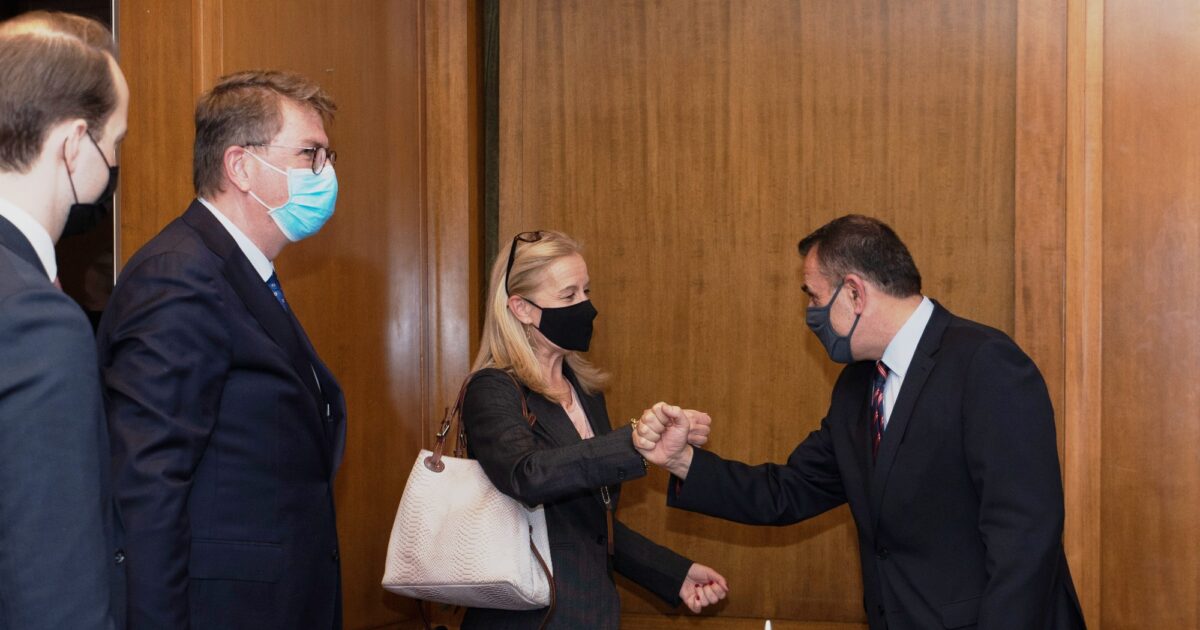 Φρεγάτες: Οι Ολλανδοί παρουσίασαν την προσφορά τους στον Παναγιωτόπουλο