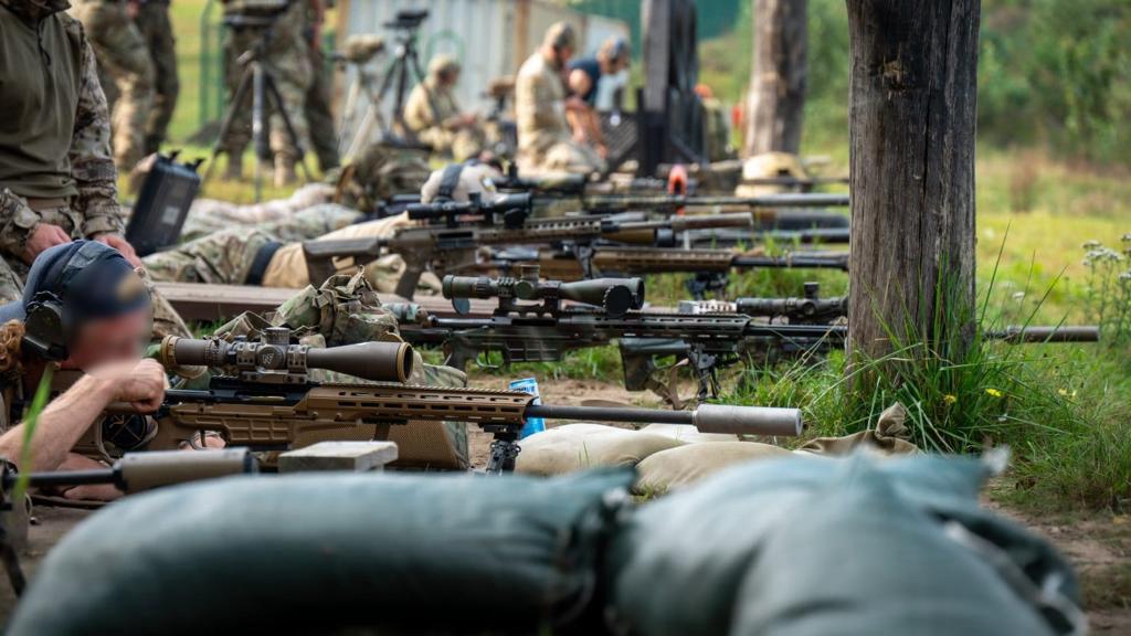 «Σημαδεύουν» την κορυφή οι Έλληνες snipers και εξοπλίζονται με νέο ...