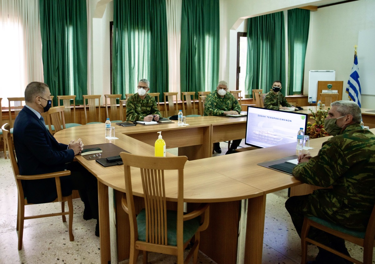 Στο Στρατόπεδο του Αυλώνα ο ΥΦΕΘΑ Αλκιβιάδης Στεφανής