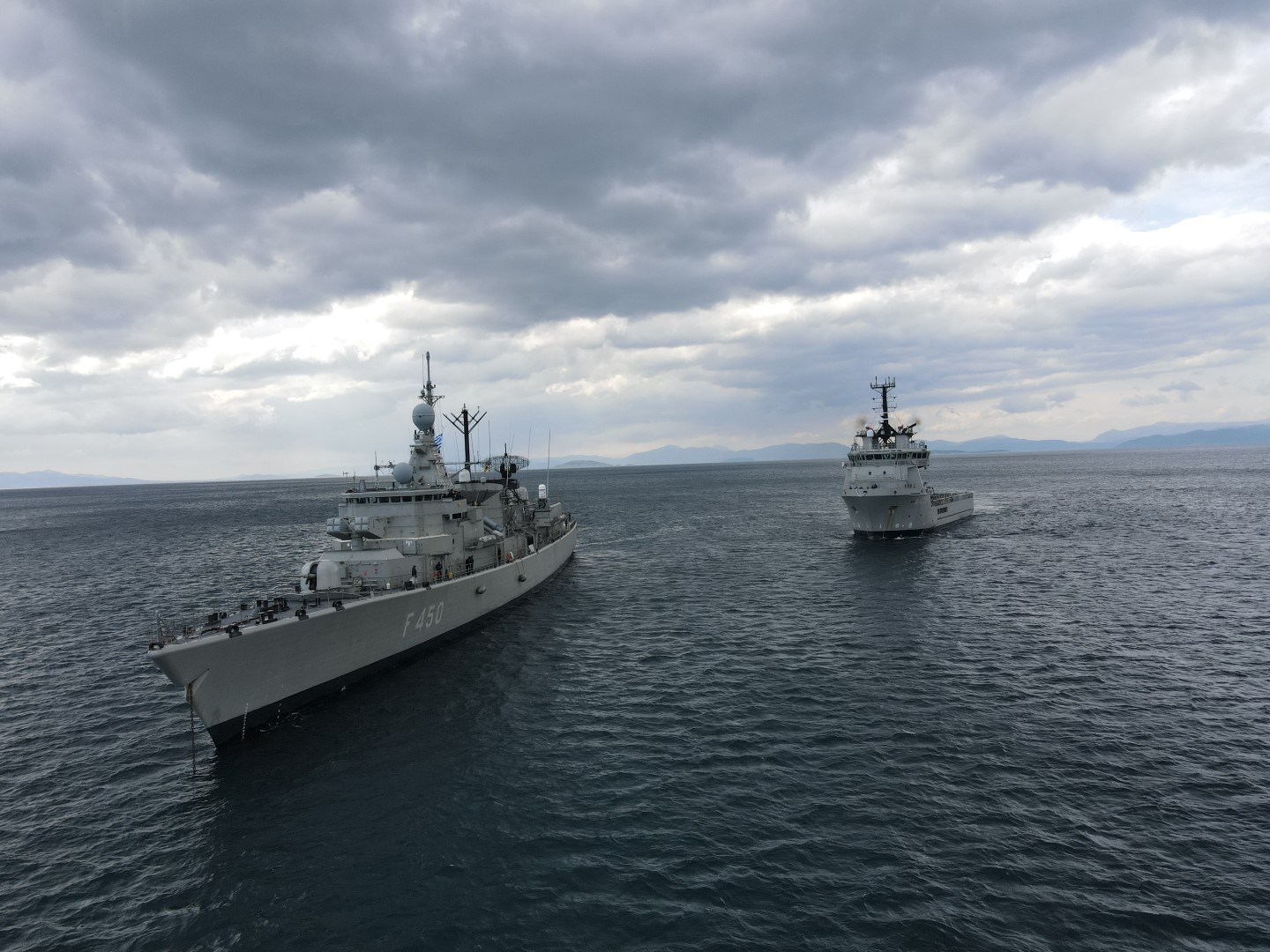 Φρεγάτα "ΈΛΛΗ": Πραγματοποιήθηκε δοκιμαστικός πλους παρουσία ...