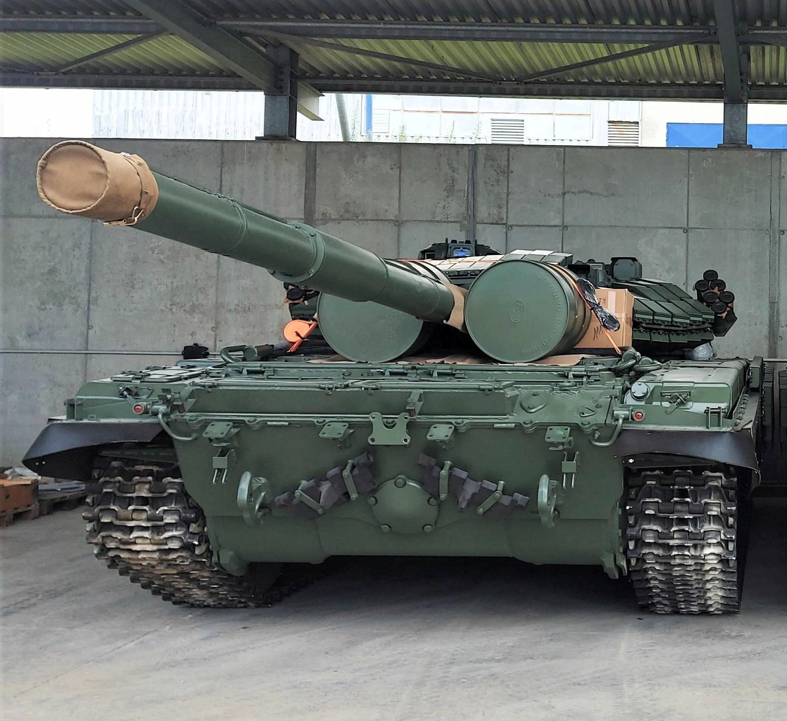 T-72 Avenger: Οι Τσέχοι χάρισαν αναβαθμισμένο τανκ στην Ουκρανία μέσω ...