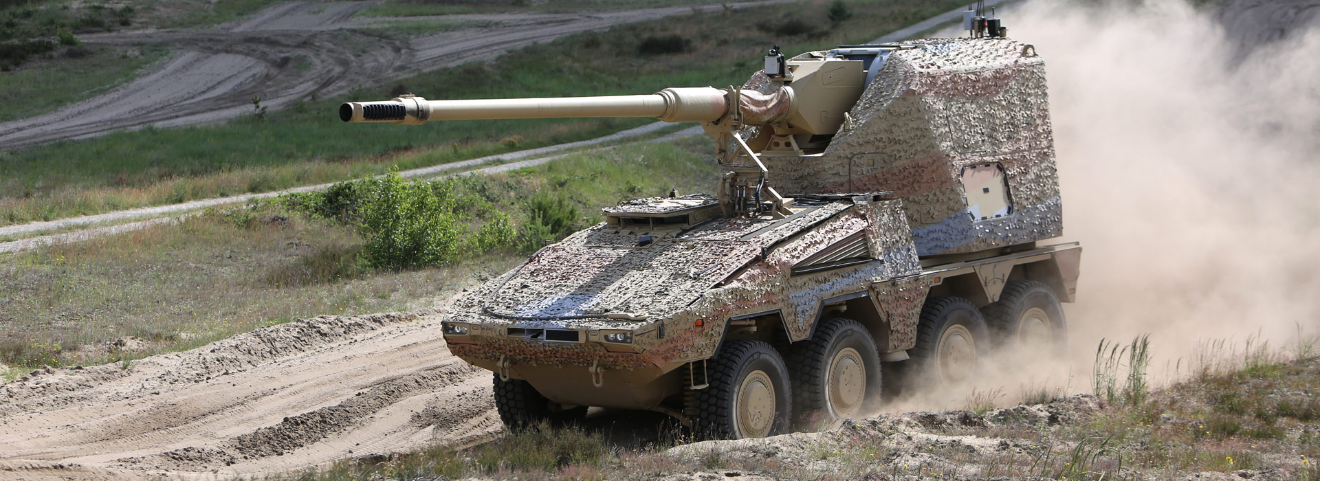 RCH 155: Η Γερμανία ενισχύει τον ουκρανικό στρατό με 18 σύγχρονα ...