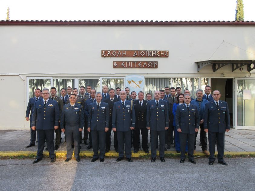 ΓΕΑ: Απονομή πτυχίων στους αποφοιτήσαντες του Σχολείου Ασφάλειας ...