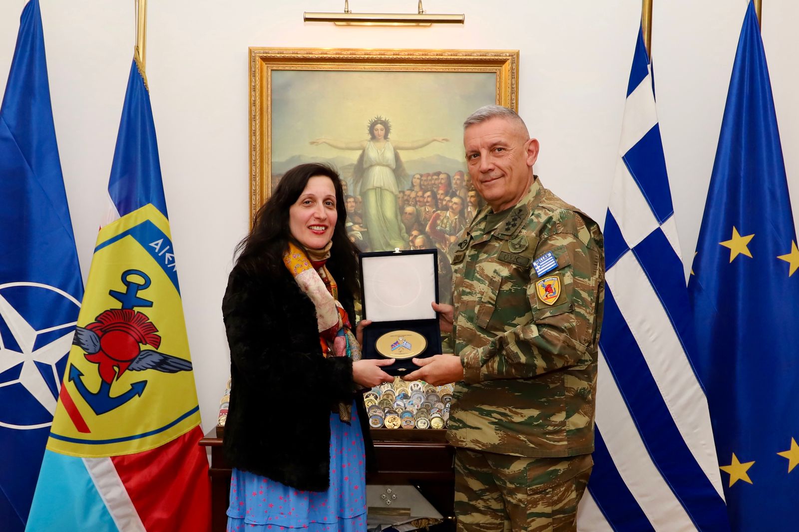 Α/ΓΕΕΘΑ: Συνάντηση Στρατηγού Φλώρου με την κ. Αθηνά Τσούνη - Ποιο το ...