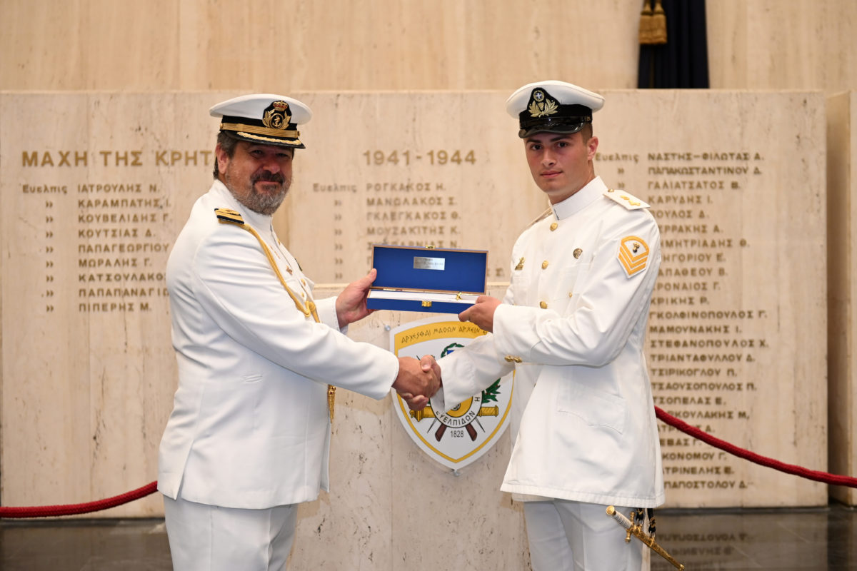 ΣΣΕ: Ο Αρχηγός ΓΕΣ απένειμε τα πτυχία στους Ευέλπιδες της Τάξης 2023 [pics]