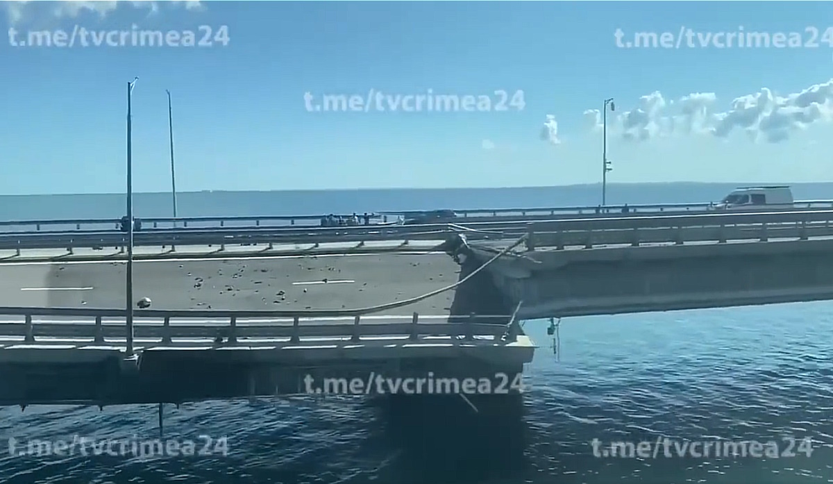 Κριμαία: Μη επανδρωμένα σκάφη επιφανείας επιτέθηκαν στην γέφυρα Κερτς ...