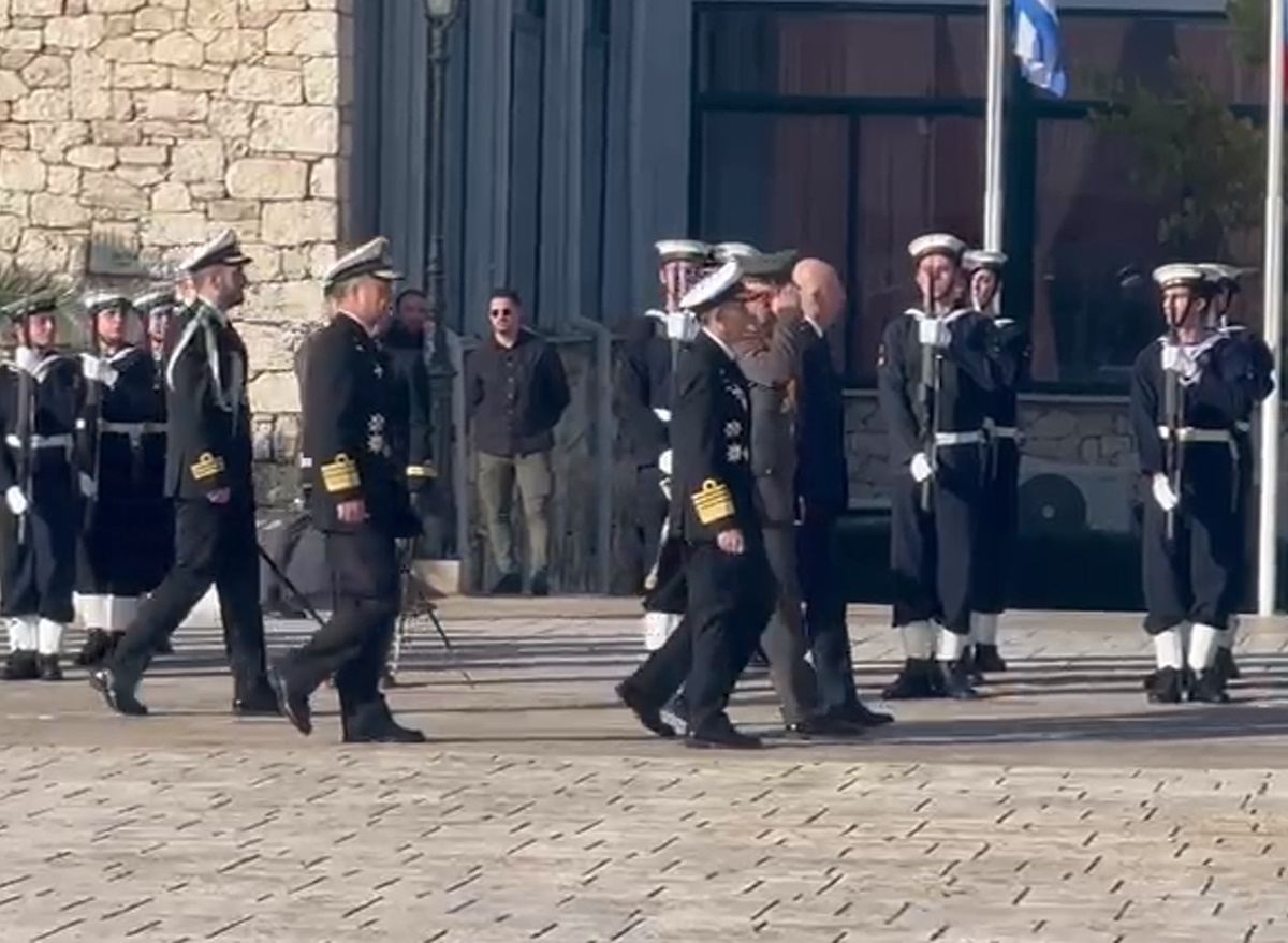 Πολεμικό Ναυτικό: Ολοκληρώθηκε η τελετή παράδοσης και παραλαβής Α/ΓΕΝ ...