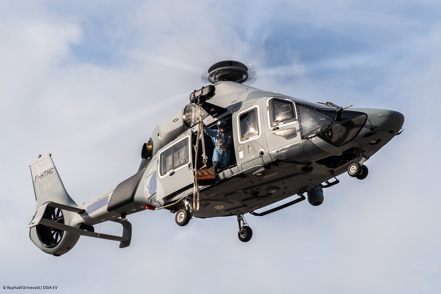 H160: Το γαλλικό Πολεμικό Ναυτικό παρέλαβε το έκτο και τελευταίο ελικόπτερο από την Airbus | OnAlert