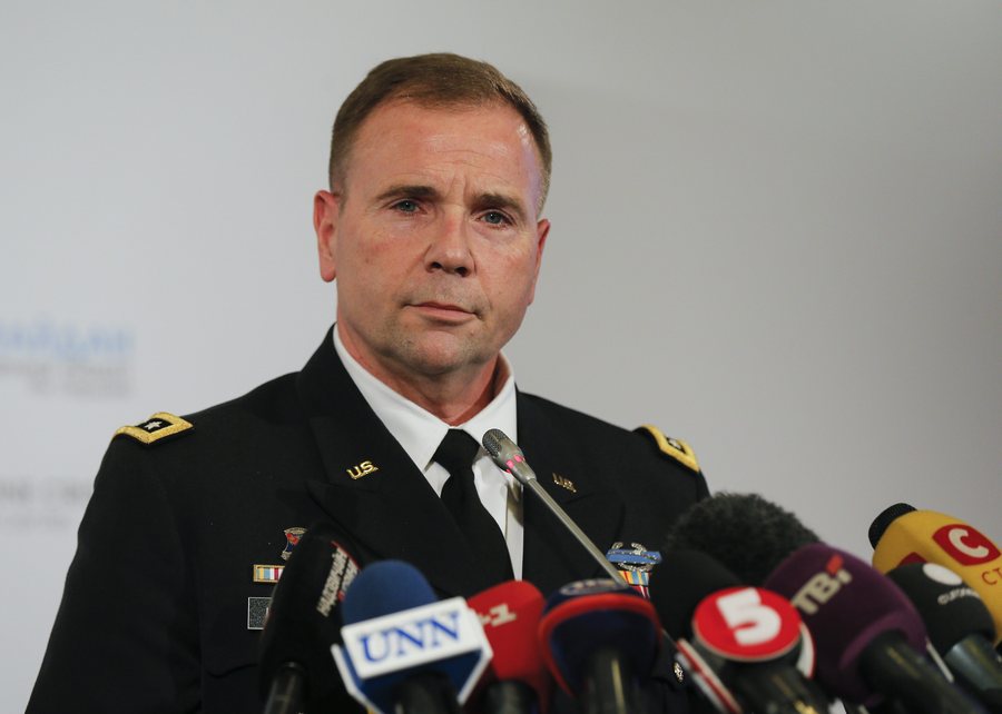 General Ben Hodges στο Φόρουμ των Δελφών: Η Ρωσία είναι σε πόλεμο με τη ...