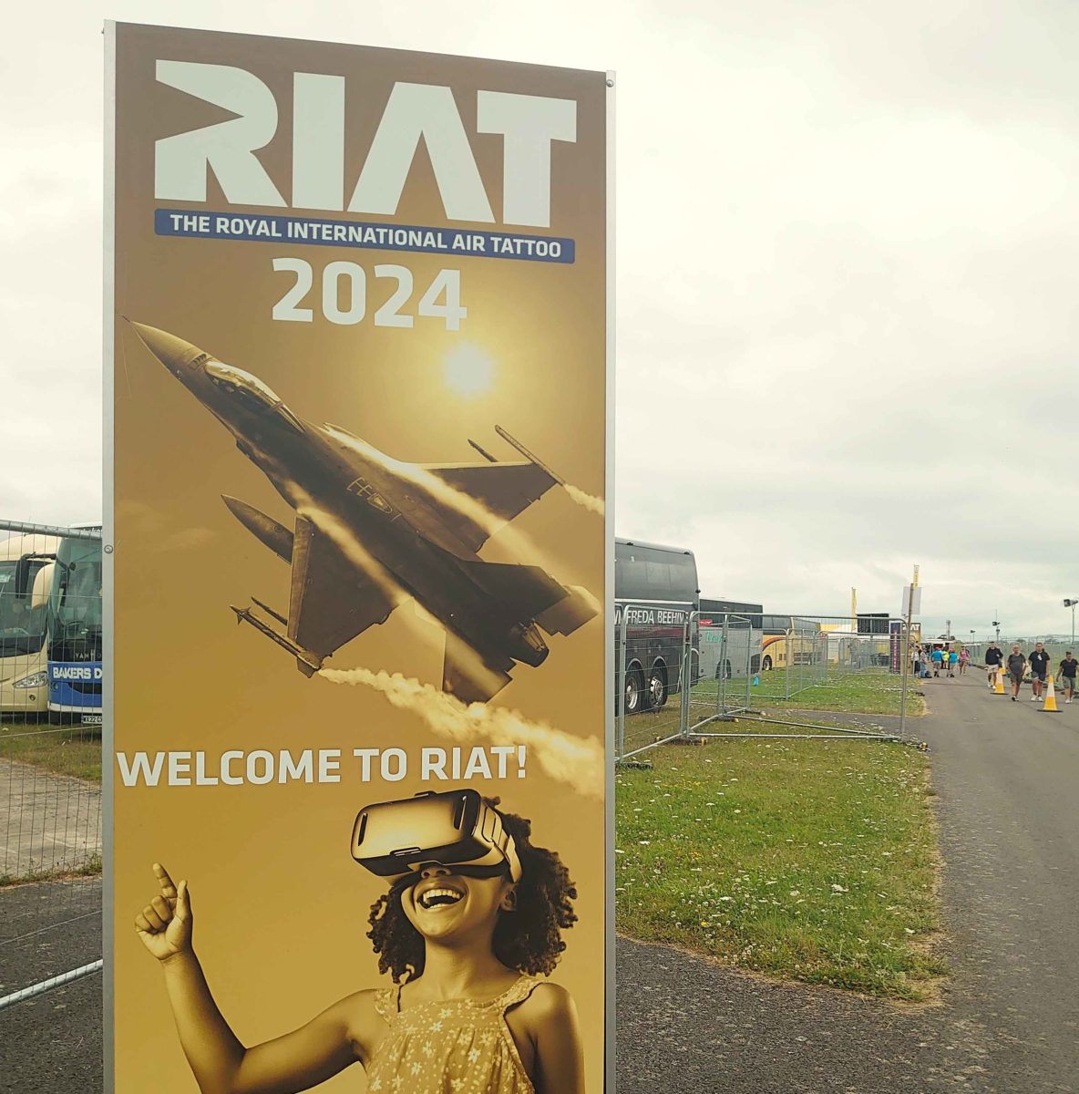 RIAT 2024: «Αποθεώθηκαν» τα ελληνικά Phantom και F-16 - Τα στελέχη της ...