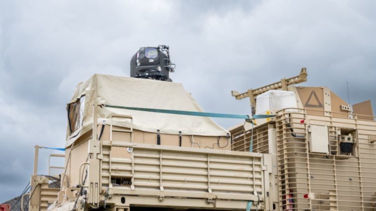 HELWS: Το αντι-drone όπλο λέιζερ της Raytheon δοκιμάστηκε για πρώτη ...