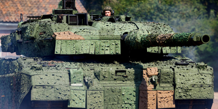 Leopard 2A8: Η Ολλανδία υπέγραψε τη συμφωνία για τα 46 άρματα μάχης - Το 2028 οι παραδόσεις ...