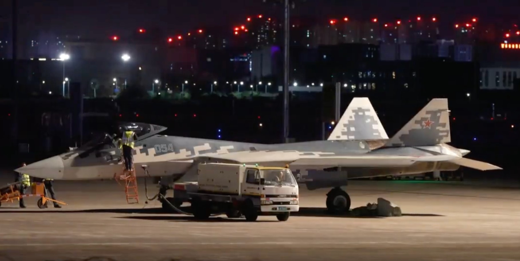 Su-57: Απίστευτο «τρολάρισμα» για το ρωσικό μαχητικό 5ης γενιάς στην ...