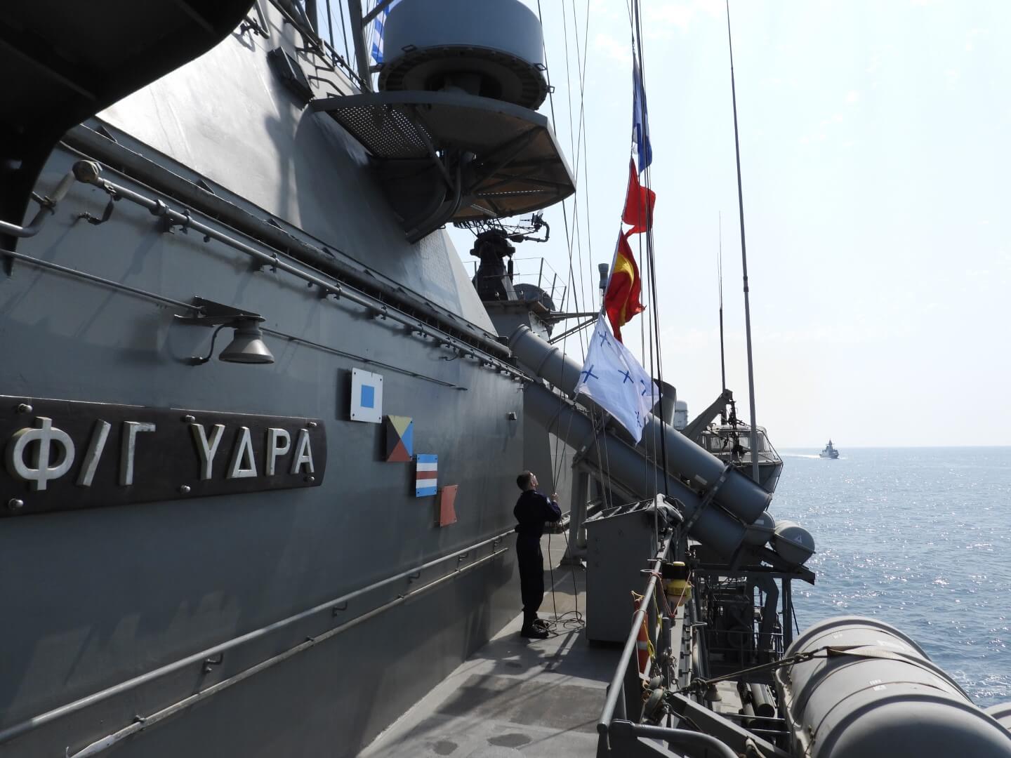 Πολεμικό Ναυτικό: Συνεκπαίδευση φρεγάτας «ΥΔΡΑ» με τη κορβέτα «AL HILI ...