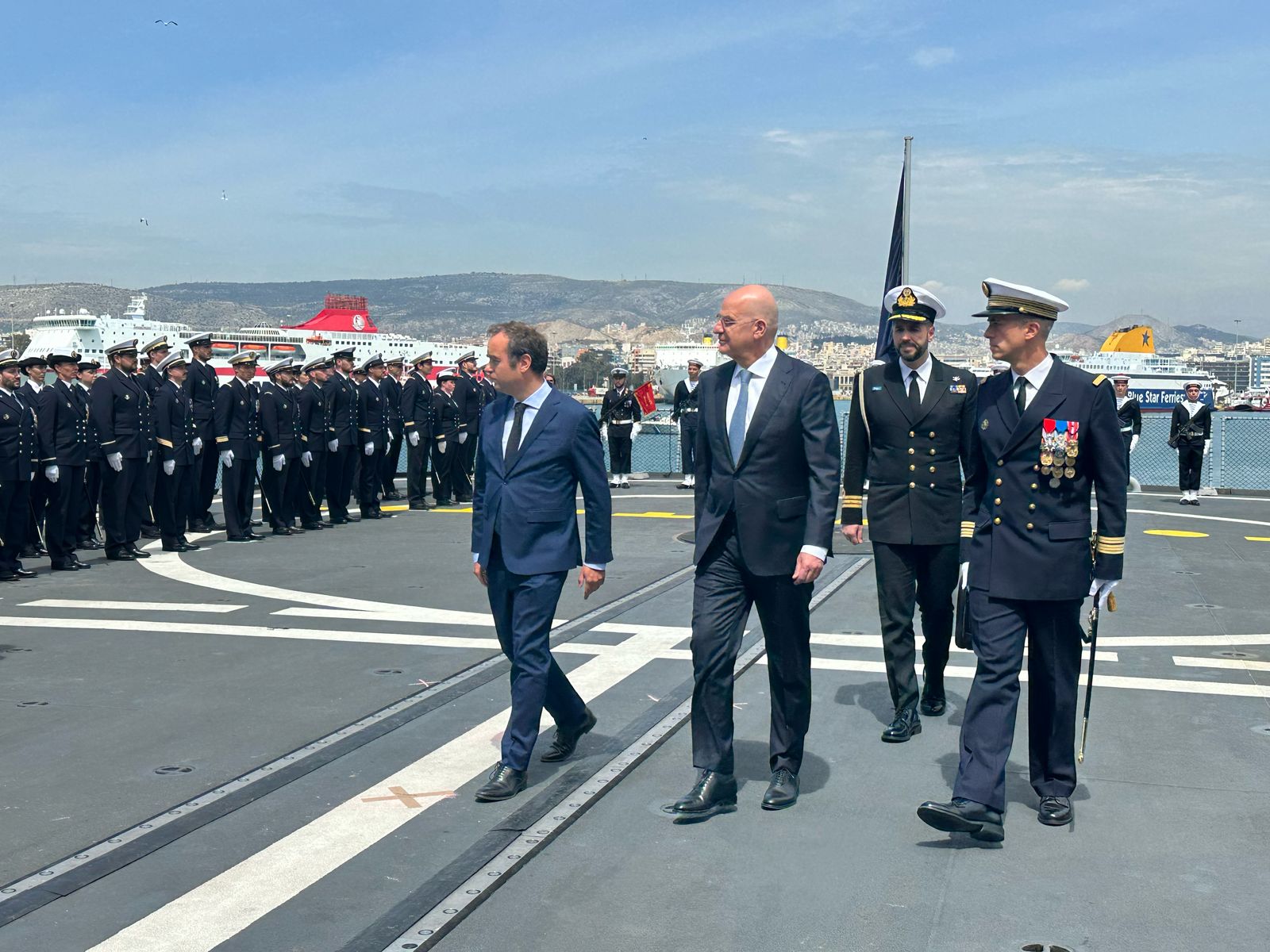 Δένδιας και Λεκορνύ στην γαλλική φρεγάτα «ALSACE» [pics, vid]