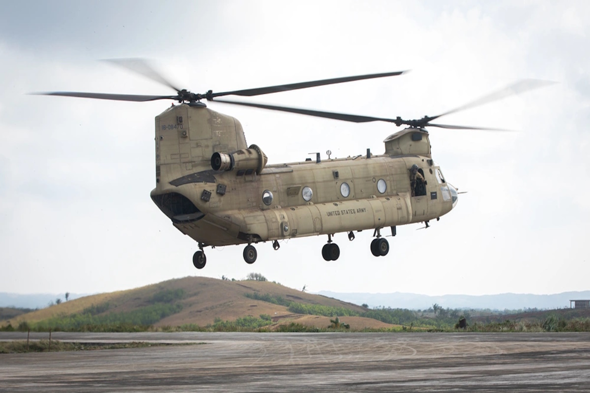 Chinook: Τα Εμιράτα προμηθεύονται έξι νέα ελικόπτερα - «Έκλεισαν ...
