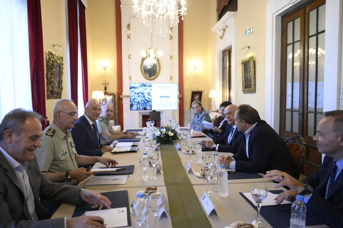Δένδιας: Συζήτησε με τον ΣΕΒ για το νέο θεσμό των εφέδρων, την «Ατζέντα ...