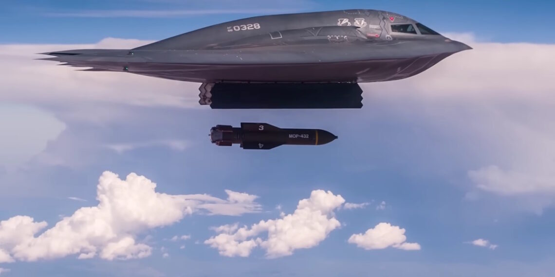 Με «bunker buster» βόμβες MOP χτύπησαν οι ΗΠΑ την ιρανική πυρηνική ...