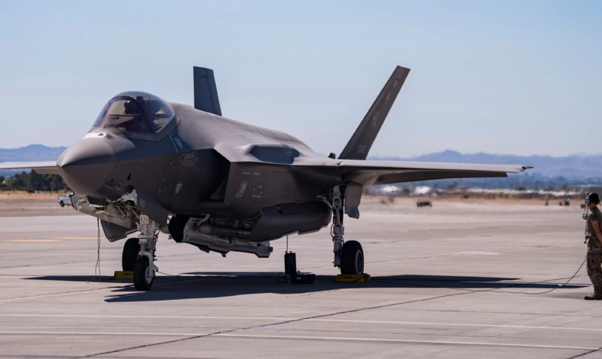 B61-12: Οι ΗΠΑ ανέπτυξαν τακτικά πυρηνικά όπλα στην Βρετανία για πρώτη φορά από το 2008 | OnAlert