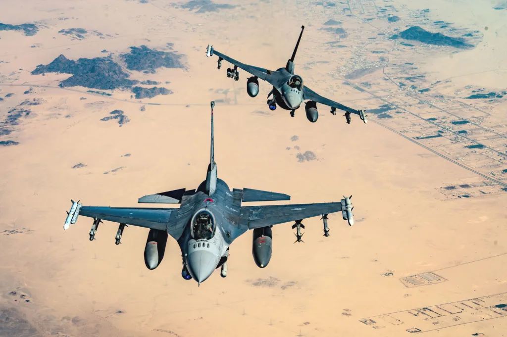 Πύραυλοι APKWS II: Στο επίκεντρο του ενδιαφέροντος της Πολεμικής Αεροπορίας για τα F-16 ως anti ...