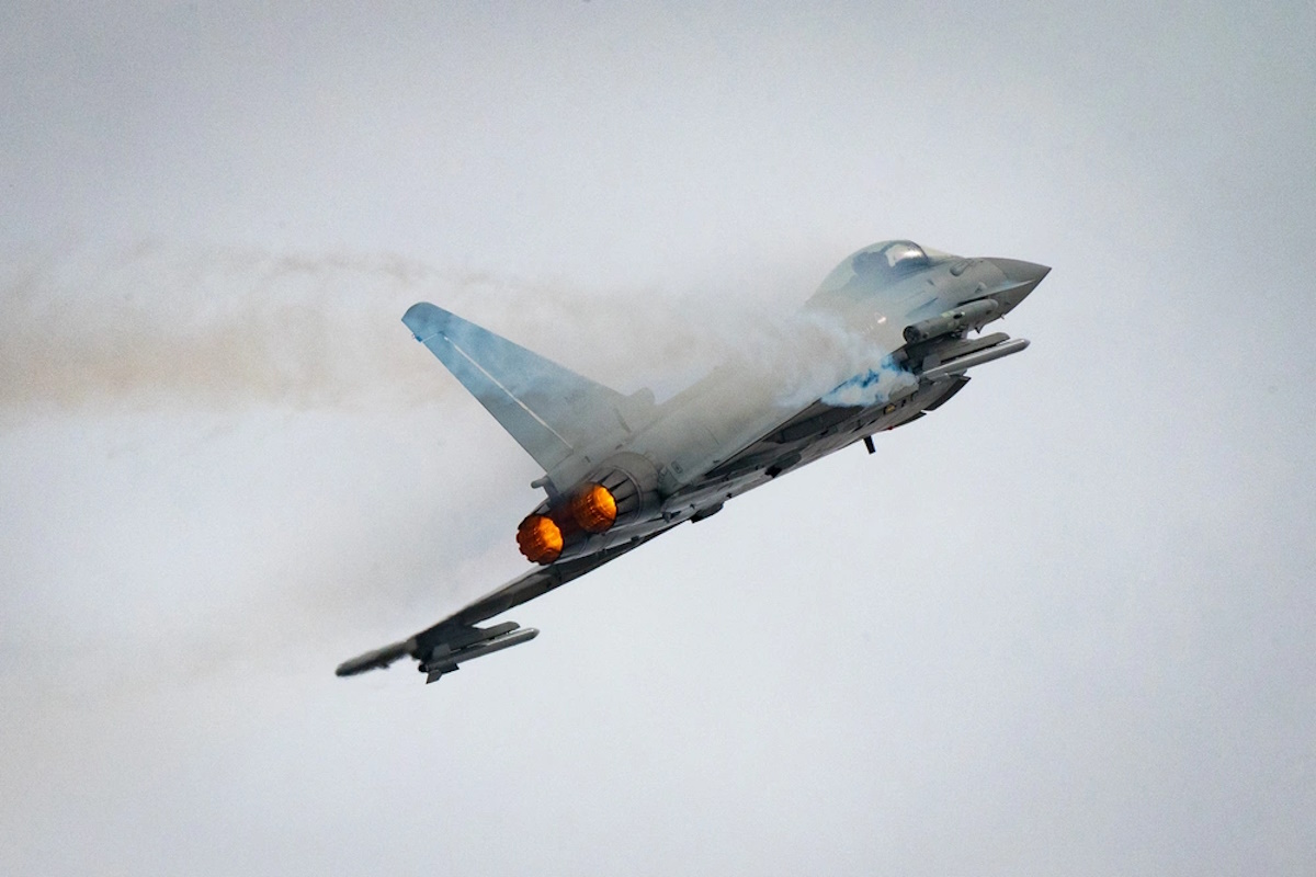 Τα Eurofighter σε ρόλο «drone killer»: Εξετάζεται ο εξοπλισμός τους με ...